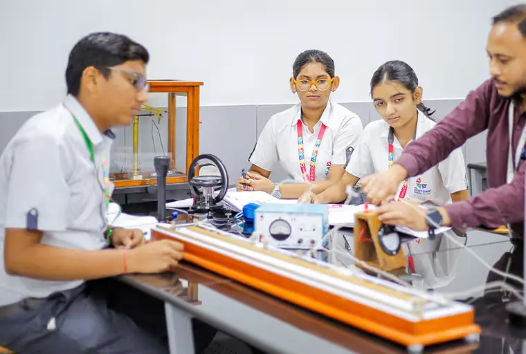 Physics Labs | Labs & Activity Centres | School Infrastructure