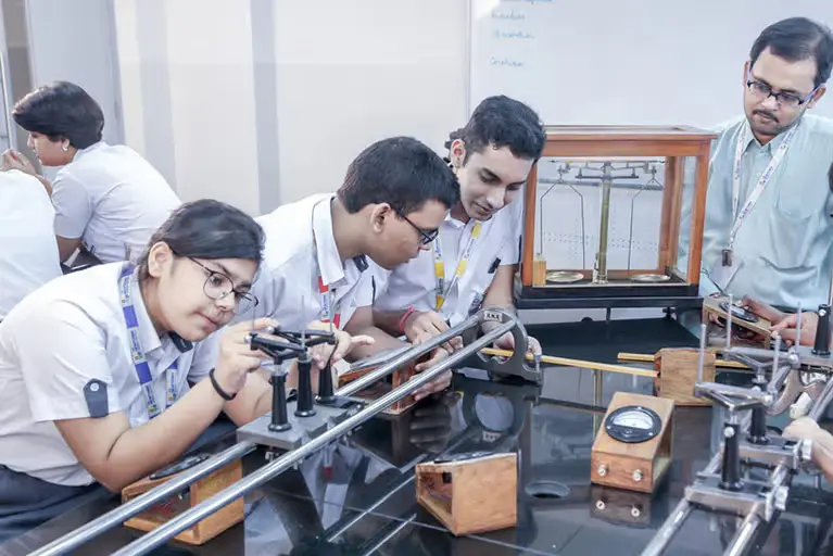 Physics Labs | Labs & Activity Centres | School Infrastructure
